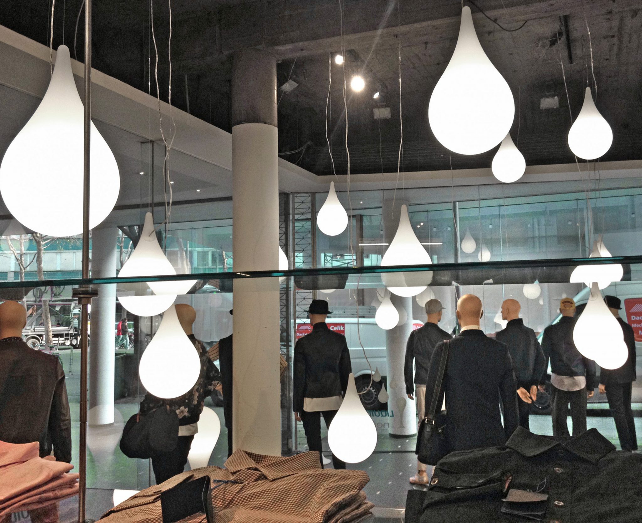 DROP_2 – Lighting House